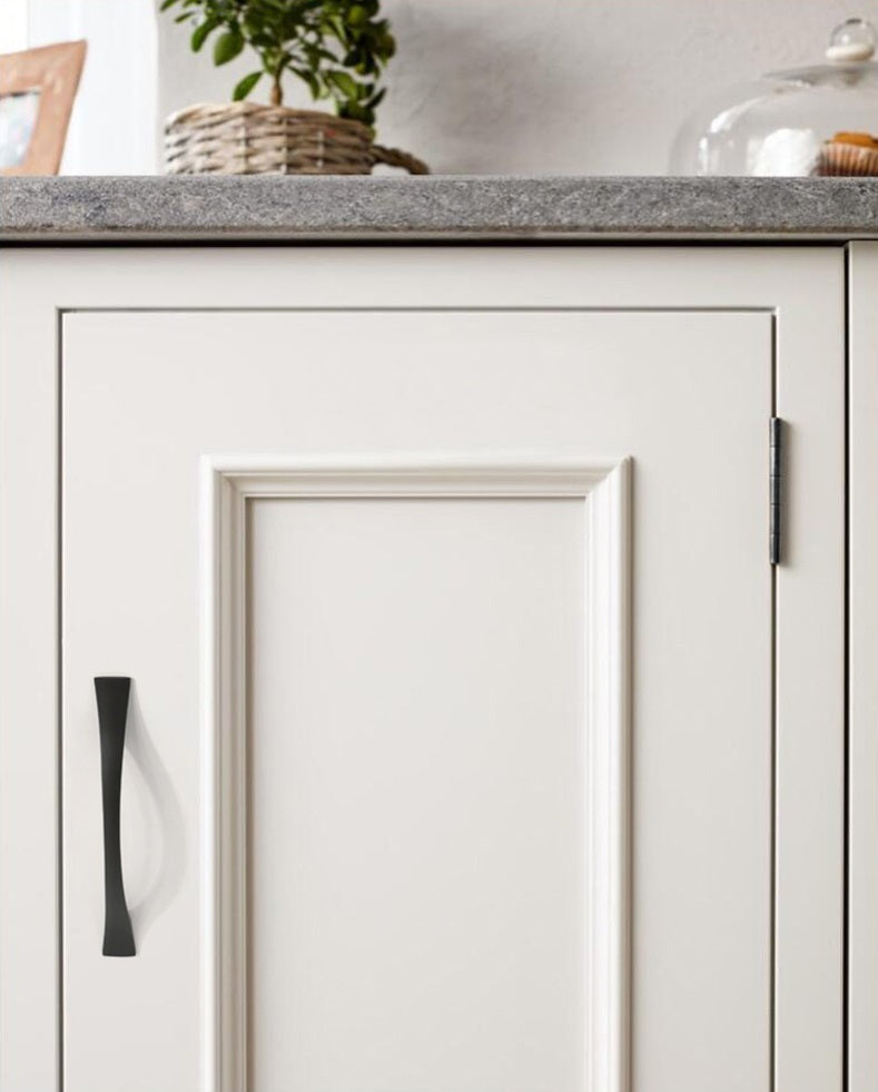 Giada Cabinet Handle (Black) - Homequarters